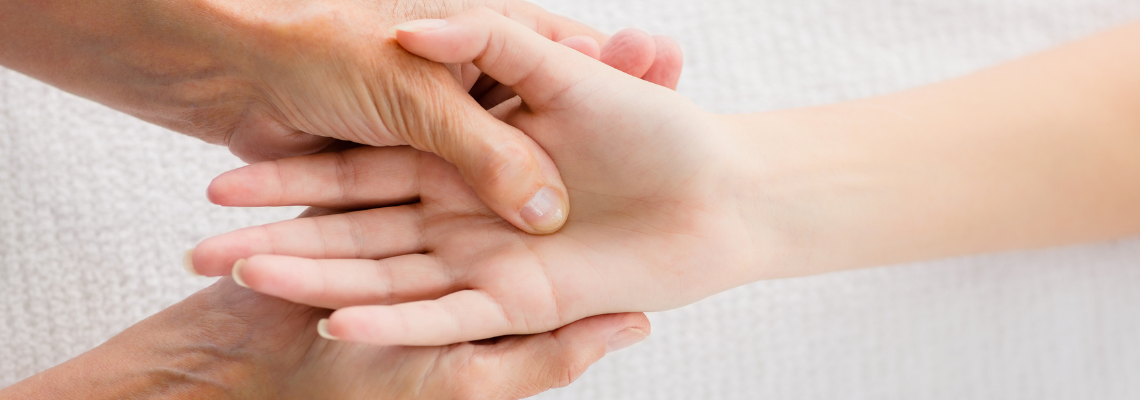 Refleksologia dłoni - rola w terapii całego ciała - Czasopismo ...